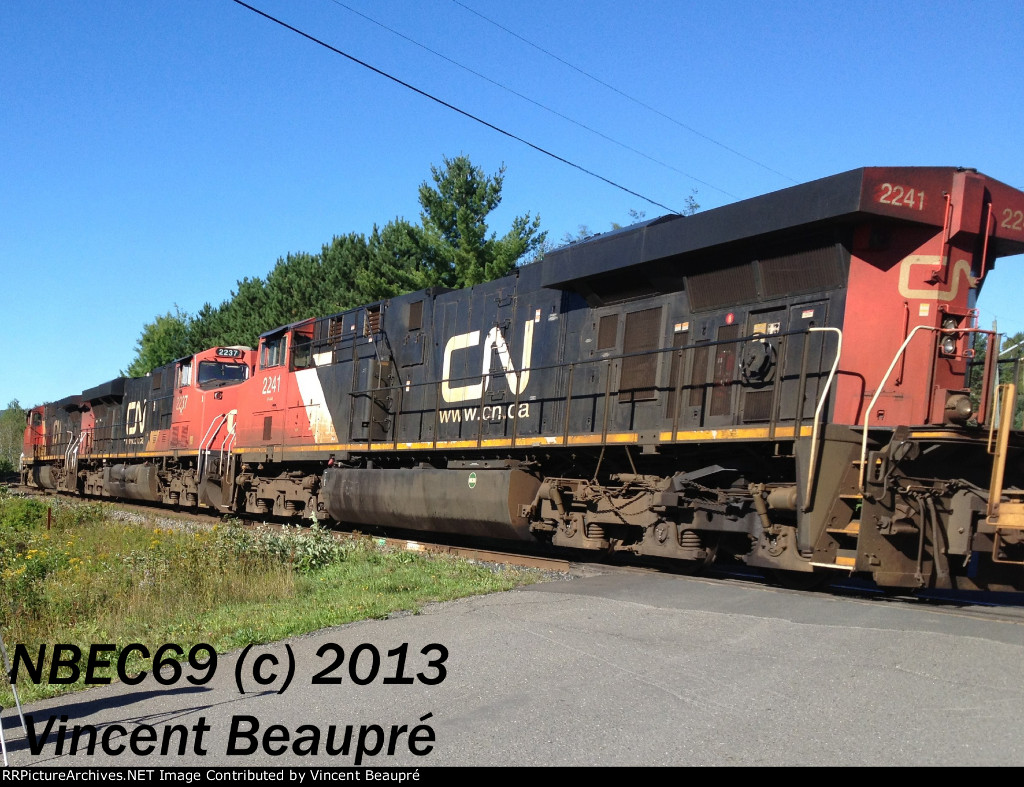 CN 2241 on the 121 Westbound